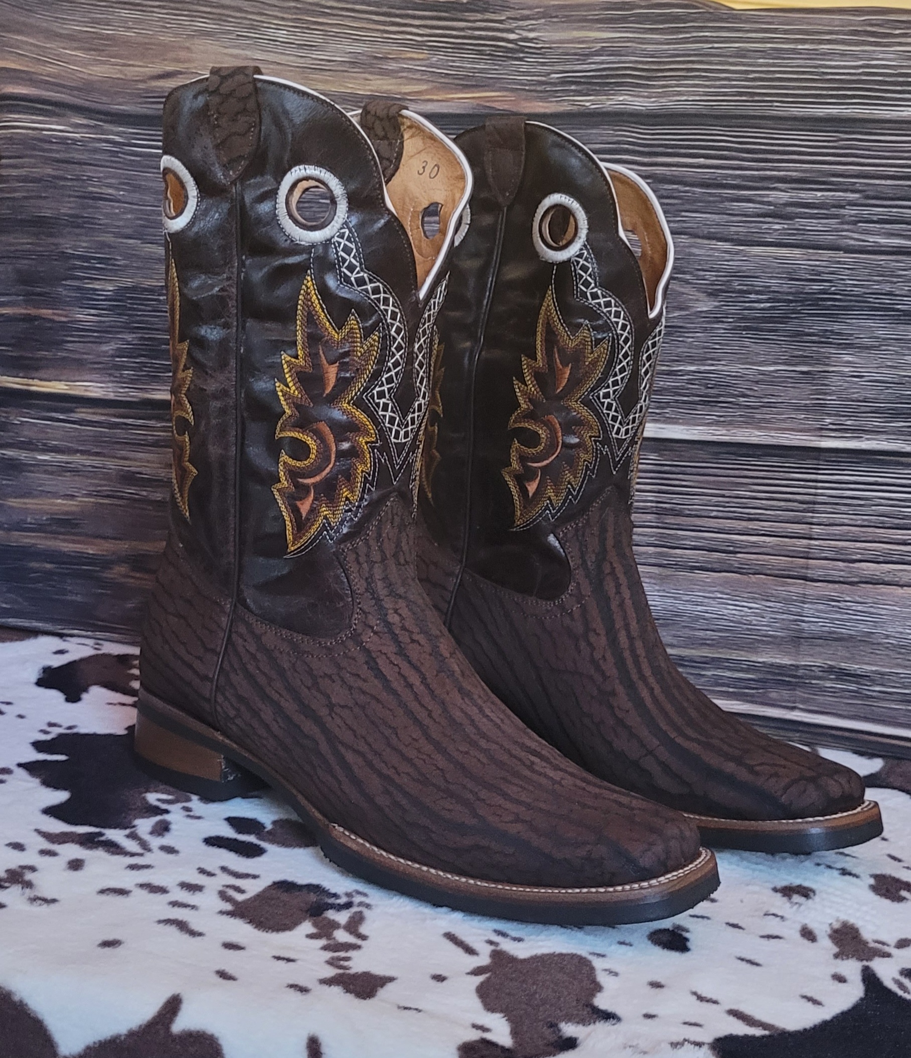 Classic Rodeo Bullneck Leather Chocolate – LYON BOOTS