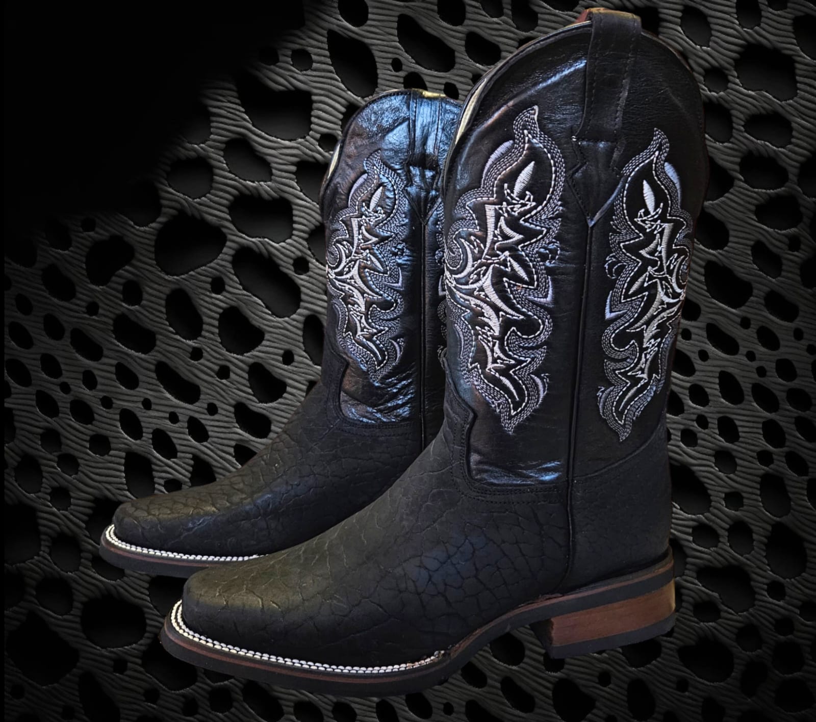 Classic Rodeo Black Bullneck Leather – LYON BOOTS
